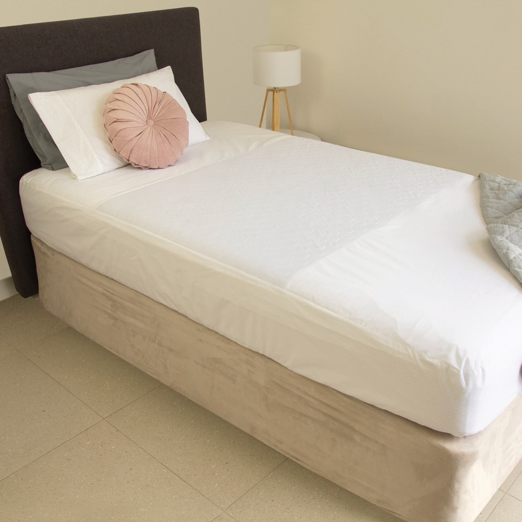 Conni Fitted Bed Pad - by Conni